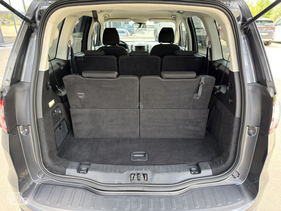 Pelēks Ford Galaxy 2015 Panevēža, ar dzinēja tilpumu 2.00 L un nobraukumu 251 tūkst. km par 7999 €, foto 36 vietnē AUTOMOTO.COM.LV