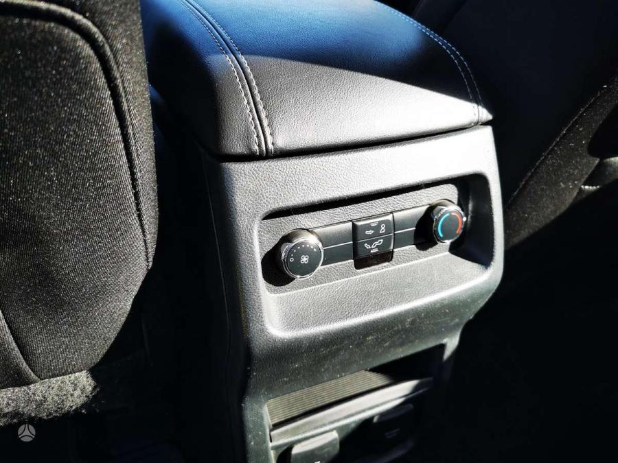 Pelēks Ford Galaxy 2015 Rokiškis, ar dzinēja tilpumu 2.00 L un nobraukumu 234 tūkst. km par 9600 €, foto 18 vietnē AUTOMOTO.COM.LV