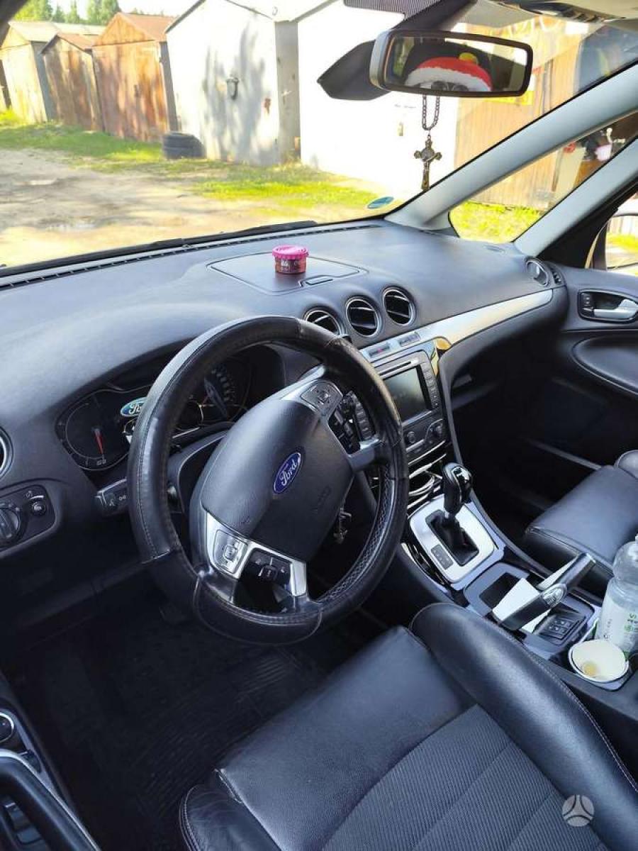 Grey Ford Galaxy 2015 in Siauliai, with an engine capacity of 2.00 L and mileage of 294 thousand km for 7400 €, photo 8 on AUTOMOTO.COM.LV