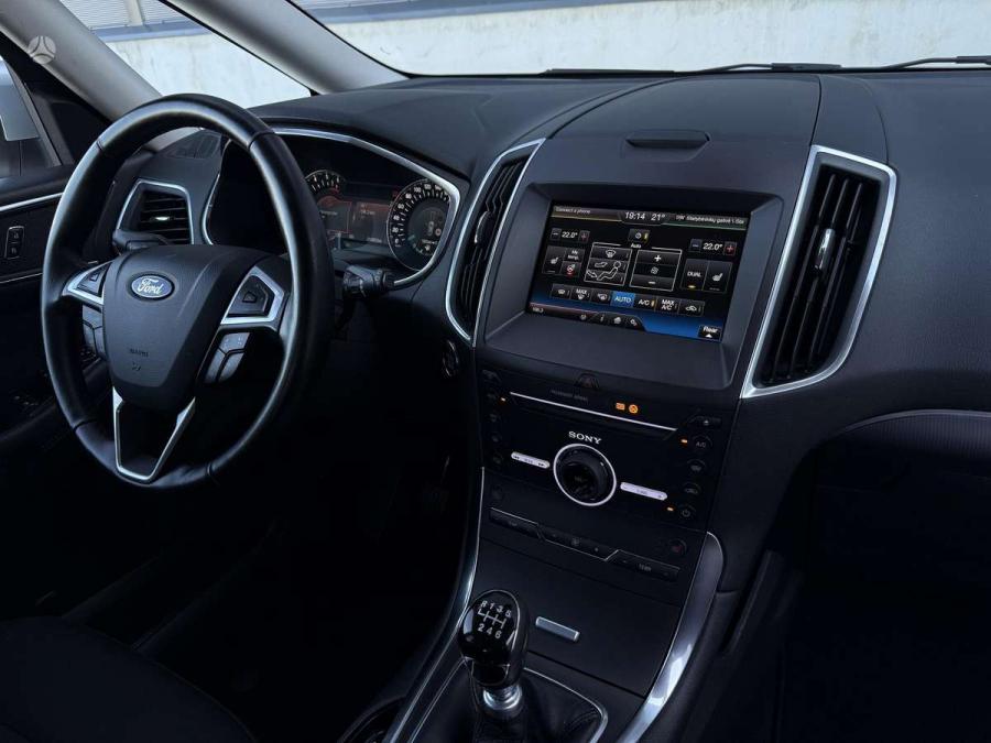 Grey Ford Galaxy 2015 in Siauliai, with an engine capacity of 2.00 L and mileage of 211 thousand km for 9550 €, photo 19 on AUTOMOTO.COM.LV