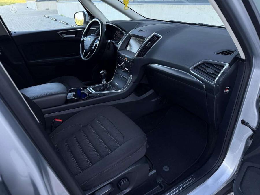 Grey Ford Galaxy 2015 in Siauliai, with an engine capacity of 2.00 L and mileage of 211 thousand km for 9550 €, photo 22 on AUTOMOTO.COM.LV