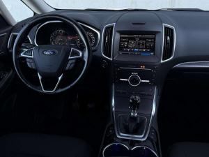 Grey Ford Galaxy 2015 in Siauliai, with an engine capacity of 2.00 L and mileage of 211 thousand km for 9550 €, photo 16 on AUTOMOTO.COM.LV