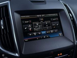 Grey Ford Galaxy 2015 in Siauliai, with an engine capacity of 2.00 L and mileage of 211 thousand km for 9550 €, photo 18 on AUTOMOTO.COM.LV