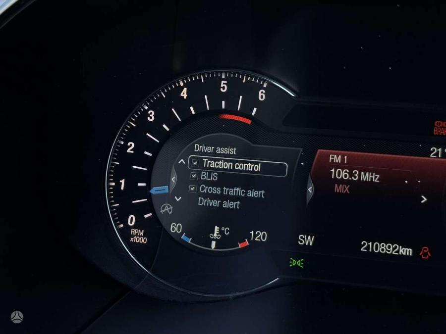 Grey Ford Galaxy 2015 in Siauliai, with an engine capacity of 2.00 L and mileage of 211 thousand km for 9550 €, photo 32 on AUTOMOTO.COM.LV