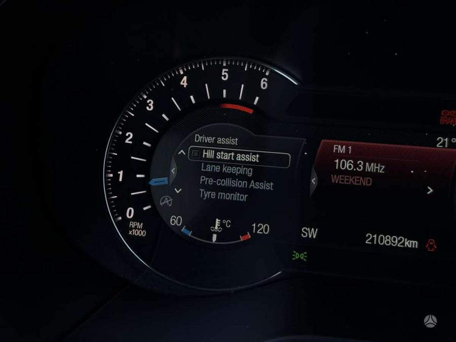 Grey Ford Galaxy 2015 in Siauliai, with an engine capacity of 2.00 L and mileage of 211 thousand km for 9550 €, photo 33 on AUTOMOTO.COM.LV