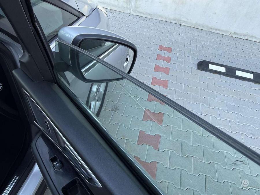 Grey Ford Galaxy 2015 in Siauliai, with an engine capacity of 2.00 L and mileage of 211 thousand km for 9550 €, photo 38 on AUTOMOTO.COM.LV
