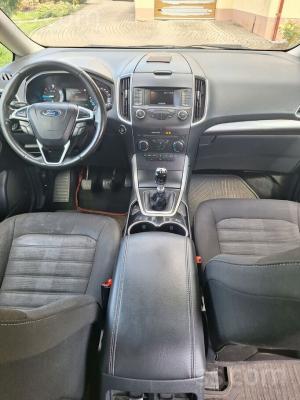 Pelēks Ford Galaxy 2015 Saldus, ar dzinēja tilpumu 2.00 L un nobraukumu 292 tūkst. km par 6200 €, foto 5 vietnē AUTOMOTO.COM.LV