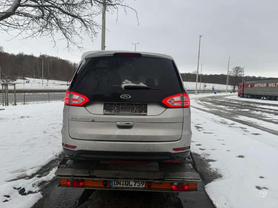 Pelēks Ford Galaxy 2016 Viļņa, ar dzinēja tilpumu 2.00 L un nobraukumu 246 tūkst. km par 8350 €, foto 4 vietnē AUTOMOTO.COM.LV