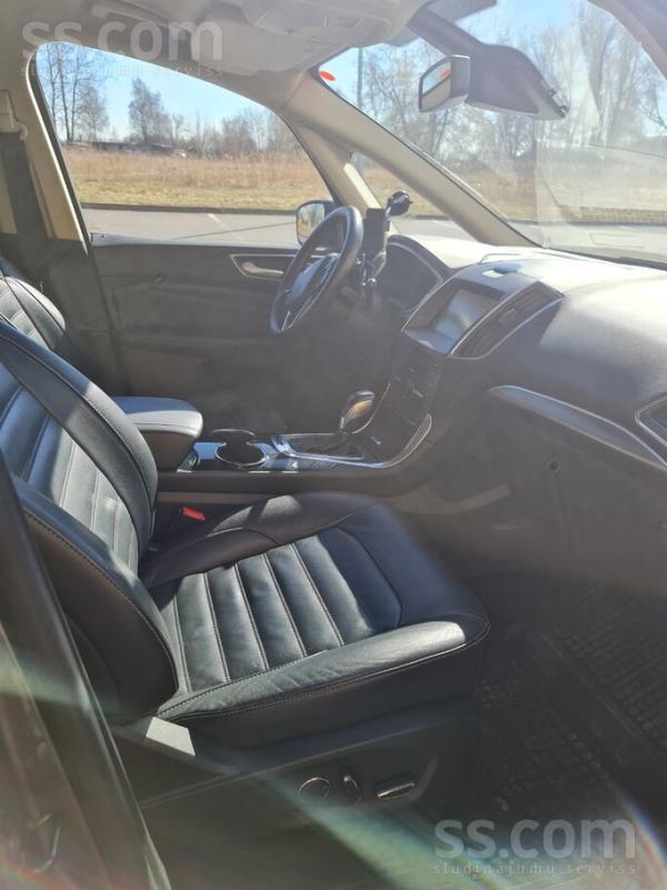 Grey Ford Galaxy 2016 in Riga, with an engine capacity of 2.00 L and mileage of 297 thousand km for 6950 €, photo 5 on AUTOMOTO.COM.LV