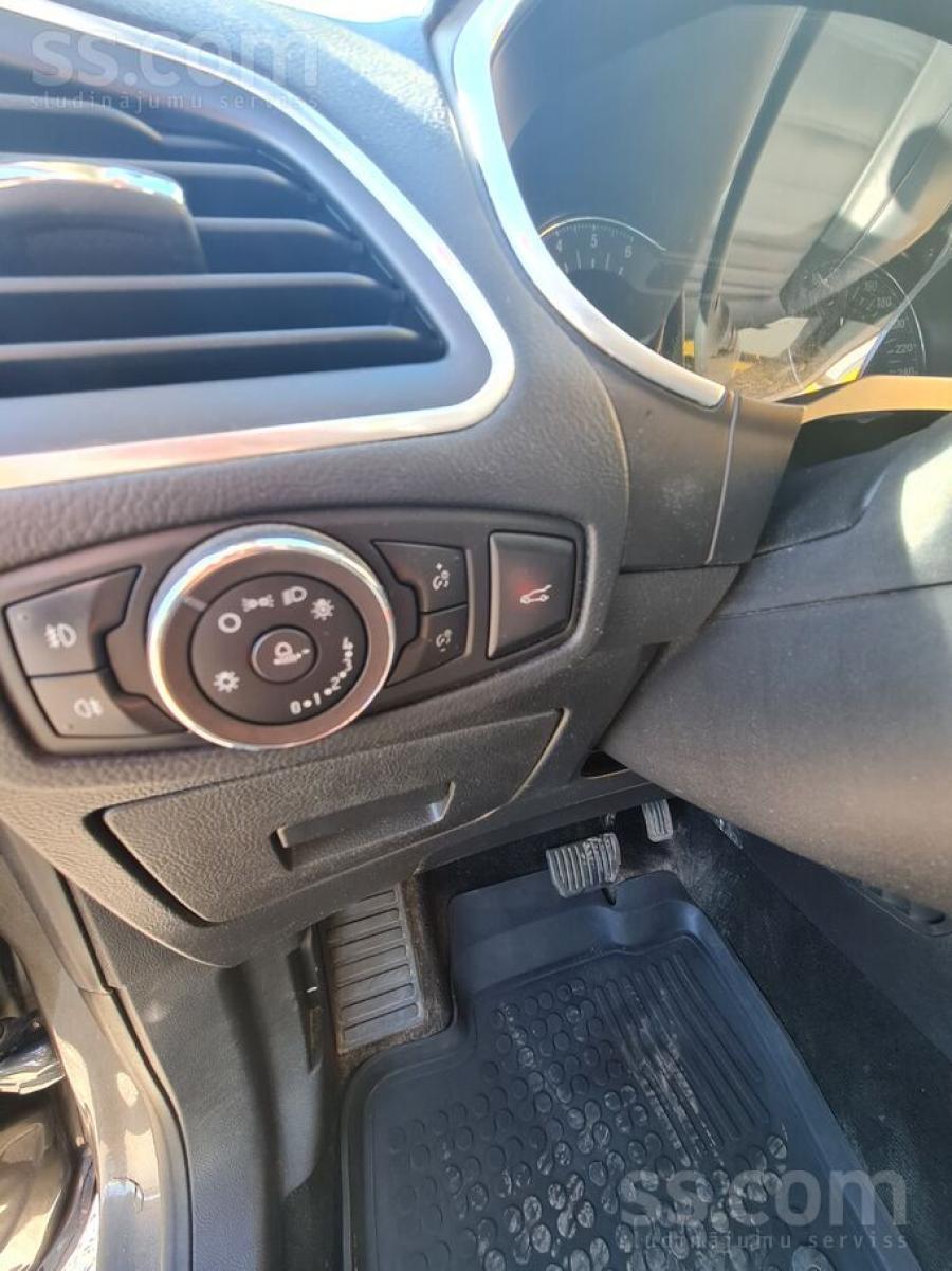 Grey Ford Galaxy 2016 in Riga, with an engine capacity of 2.00 L and mileage of 297 thousand km for 6950 €, photo 10 on AUTOMOTO.COM.LV