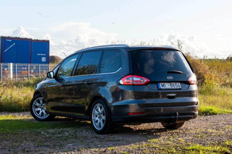 Pelēks Ford Galaxy 2016 Rīga, ar dzinēja tilpumu 2.00 L un nobraukumu 235 tūkst. km par 9995 €, foto 3 vietnē AUTOMOTO.COM.LV