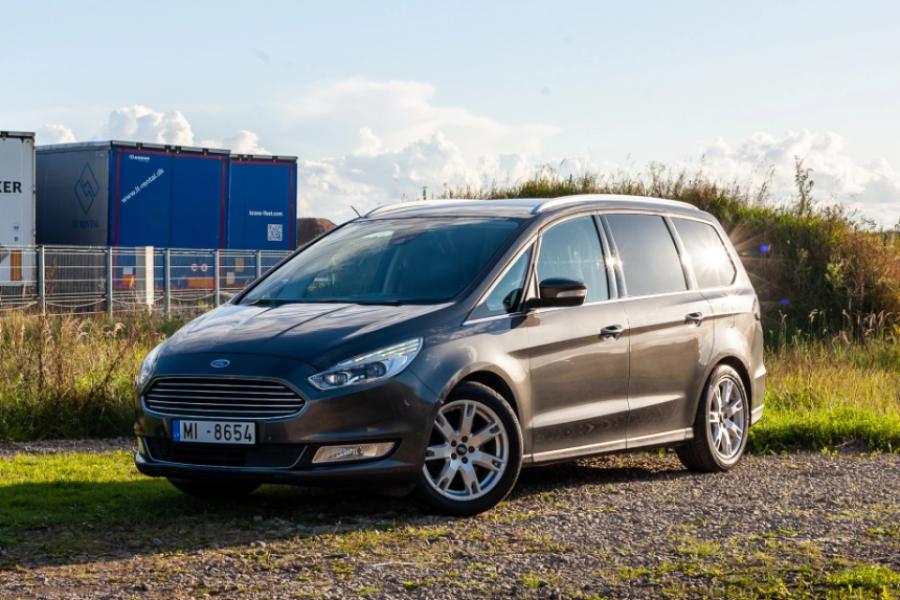 Pelēks Ford Galaxy 2016 Rīga, ar dzinēja tilpumu 2.00 L un nobraukumu 235 tūkst. km par 9995 €, foto 4 vietnē AUTOMOTO.COM.LV