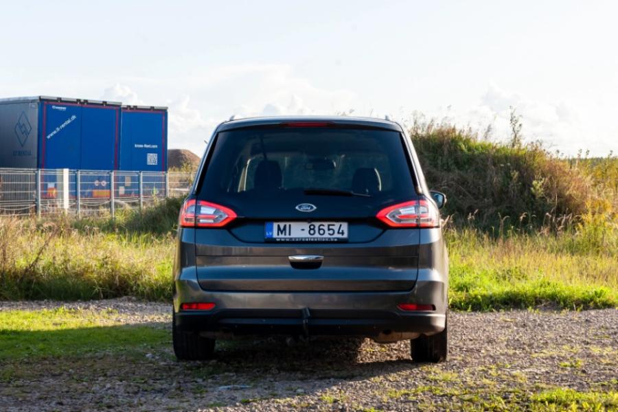 Pelēks Ford Galaxy 2016 Rīga, ar dzinēja tilpumu 2.00 L un nobraukumu 235 tūkst. km par 9995 €, foto 6 vietnē AUTOMOTO.COM.LV