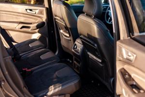 Pelēks Ford Galaxy 2016 Rīga, ar dzinēja tilpumu 2.00 L un nobraukumu 235 tūkst. km par 9995 €, foto 32 vietnē AUTOMOTO.COM.LV