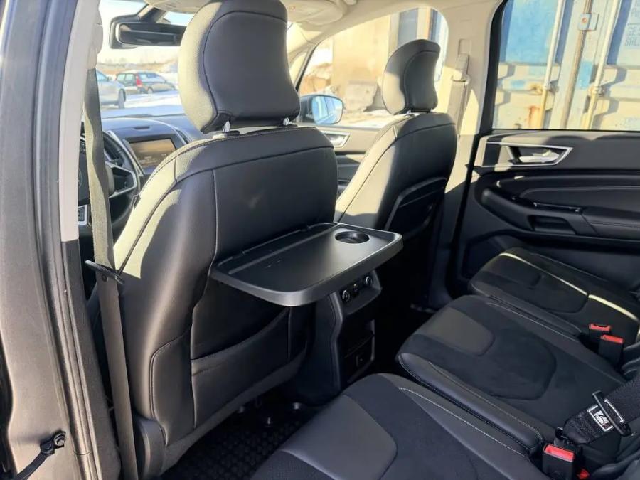 Grey Ford Galaxy 2016 in Riga, with an engine capacity of 2.00 L and mileage of 235 thousand km for 9500 €, photo 10 on AUTOMOTO.COM.LV