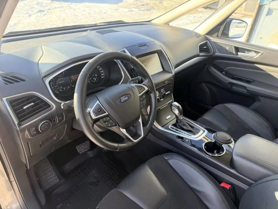 Grey Ford Galaxy 2016 in Riga, with an engine capacity of 2.00 L and mileage of 235 thousand km for 9500 €, photo 14 on AUTOMOTO.COM.LV