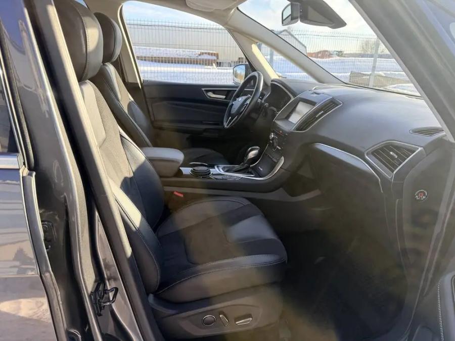 Grey Ford Galaxy 2016 in Riga, with an engine capacity of 2.00 L and mileage of 235 thousand km for 9500 €, photo 21 on AUTOMOTO.COM.LV