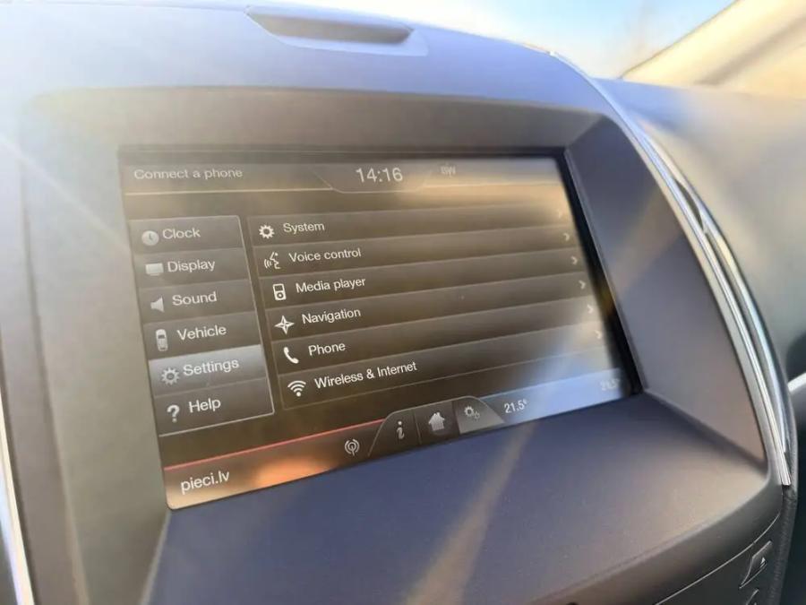 Grey Ford Galaxy 2016 in Riga, with an engine capacity of 2.00 L and mileage of 235 thousand km for 9500 €, photo 26 on AUTOMOTO.COM.LV