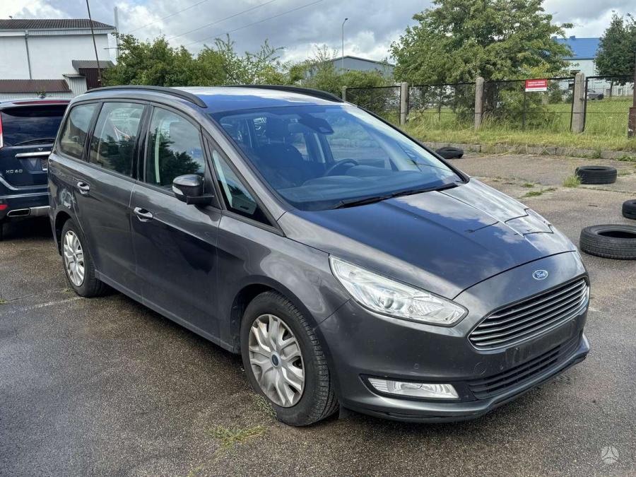 Pelēks Ford Galaxy 2016 Šauļi, ar dzinēja tilpumu 2.00 L un nobraukumu 311 tūkst. km par 4800 €, foto 3 vietnē AUTOMOTO.COM.LV
