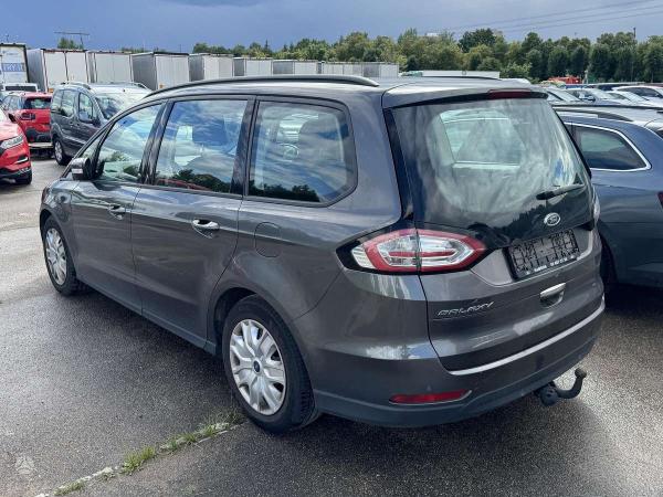 Pelēks Ford Galaxy 2016 Šauļi, ar dzinēja tilpumu 2.00 L un nobraukumu 311 tūkst. km par 4800 €, foto 4 vietnē AUTOMOTO.COM.LV