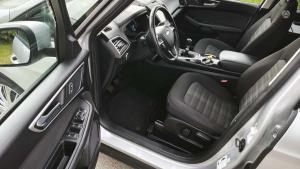 Grey Ford Galaxy 2016 in Siauliai, with an engine capacity of 2.00 L and mileage of 220 thousand km for 8650 €, photo 5 on AUTOMOTO.COM.LV