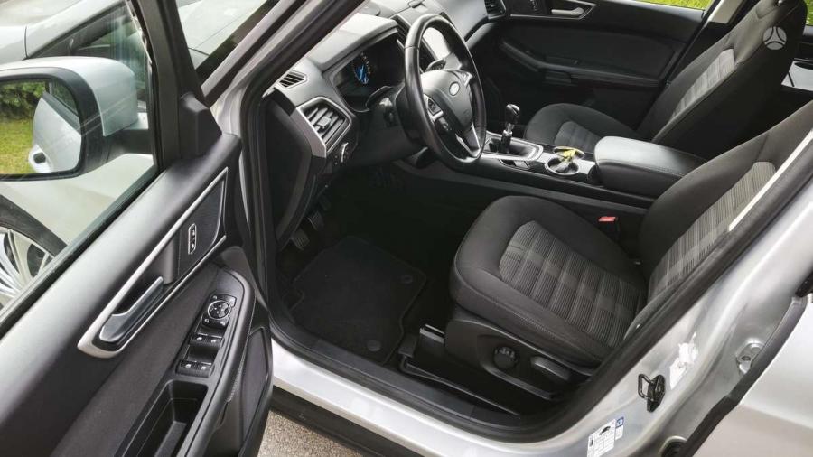 Grey Ford Galaxy 2016 in Siauliai, with an engine capacity of 2.00 L and mileage of 220 thousand km for 8650 €, photo 5 on AUTOMOTO.COM.LV