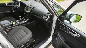 Grey Ford Galaxy 2016 in Siauliai, with an engine capacity of 2.00 L and mileage of 220 thousand km for 8650 €, photo 19 on AUTOMOTO.COM.LV