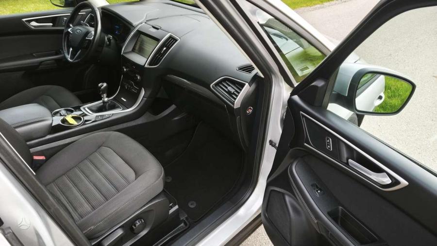 Grey Ford Galaxy 2016 in Siauliai, with an engine capacity of 2.00 L and mileage of 220 thousand km for 8650 €, photo 19 on AUTOMOTO.COM.LV