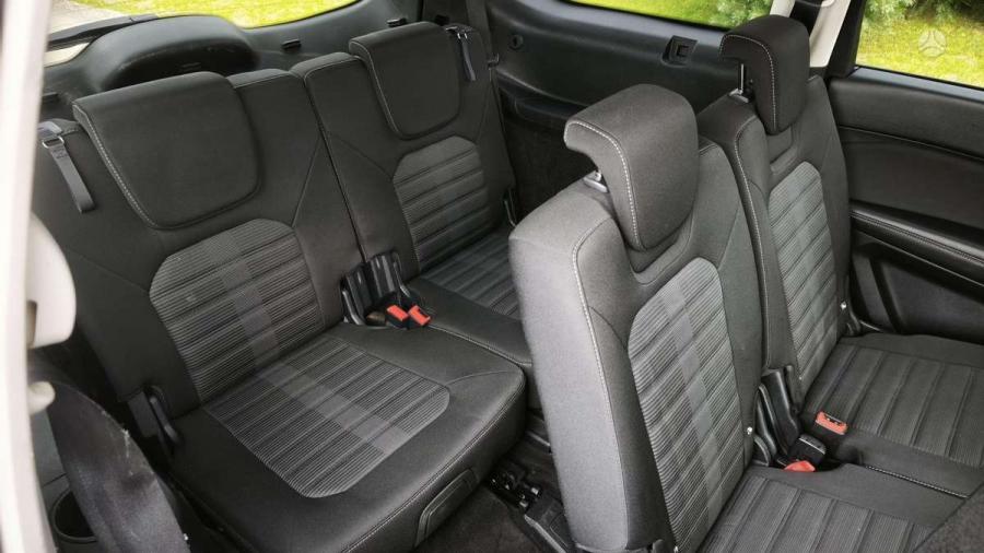 Grey Ford Galaxy 2016 in Siauliai, with an engine capacity of 2.00 L and mileage of 220 thousand km for 8650 €, photo 22 on AUTOMOTO.COM.LV