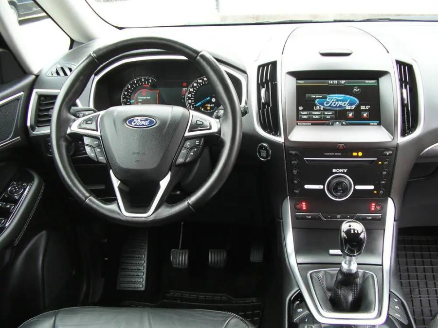 Pelēks Ford Galaxy 2017 Sigulda, ar dzinēja tilpumu 2.00 L un nobraukumu 225 tūkst. km par 14350 €, foto 15 vietnē AUTOMOTO.COM.LV