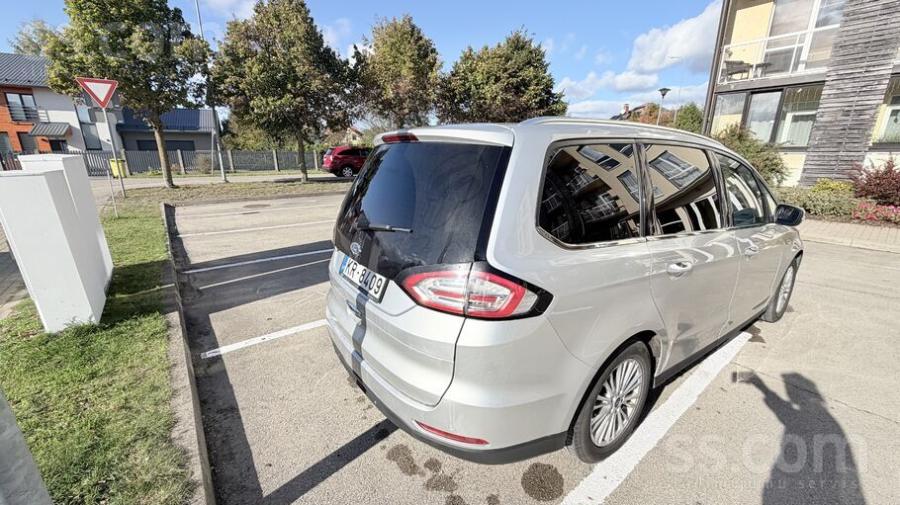 Grey Ford Galaxy 2017 in Riga, with an engine capacity of 2.00 L and mileage of 234 thousand km for 15500 €, photo 3 on AUTOMOTO.COM.LV