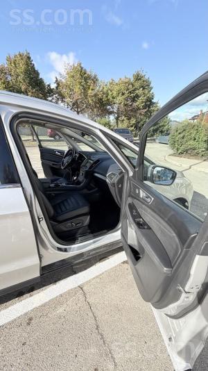 Grey Ford Galaxy 2017 in Riga, with an engine capacity of 2.00 L and mileage of 234 thousand km for 15500 €, photo 15 on AUTOMOTO.COM.LV