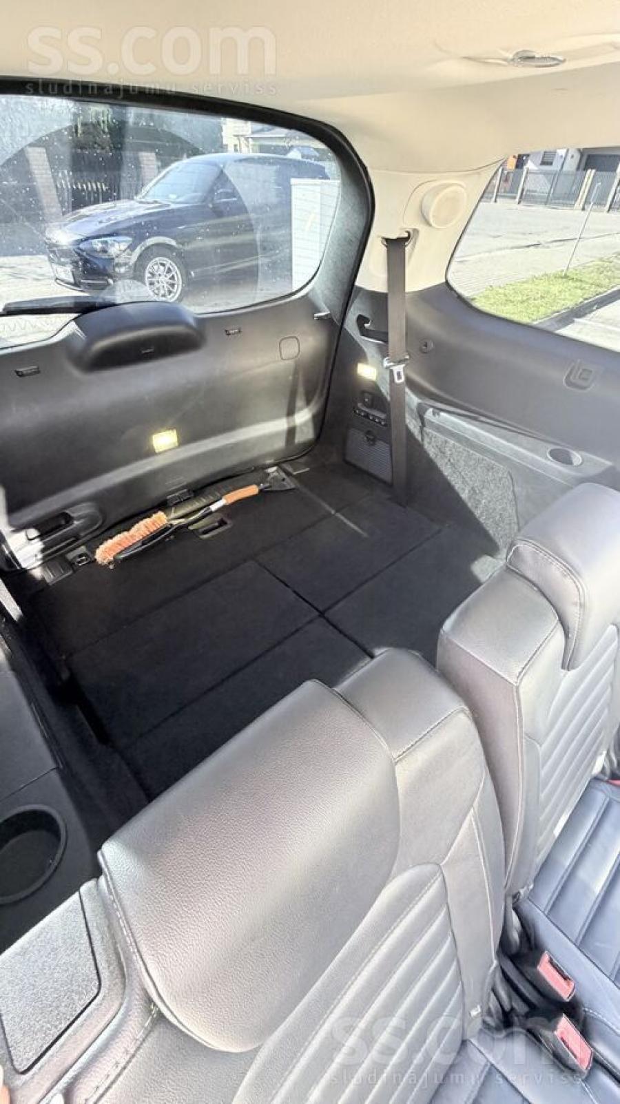 Grey Ford Galaxy 2017 in Riga, with an engine capacity of 2.00 L and mileage of 234 thousand km for 15500 €, photo 16 on AUTOMOTO.COM.LV