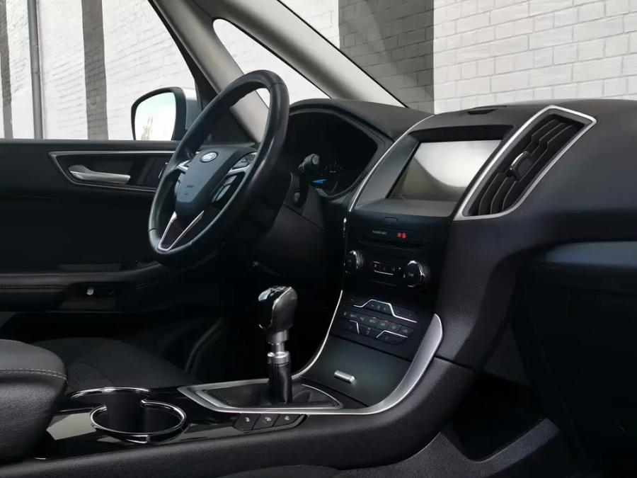 Pelēks Ford Galaxy 2018 Rīga, ar dzinēja tilpumu 2.00 L un nobraukumu 269 tūkst. km par 13890 €, foto 9 vietnē AUTOMOTO.COM.LV