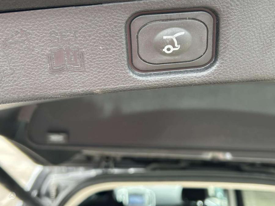 Grey Ford Galaxy 2021 in Vilnius, with an engine capacity of 2.00 L and mileage of 73 thousand km for 18700 €, photo 44 on AUTOMOTO.COM.LV