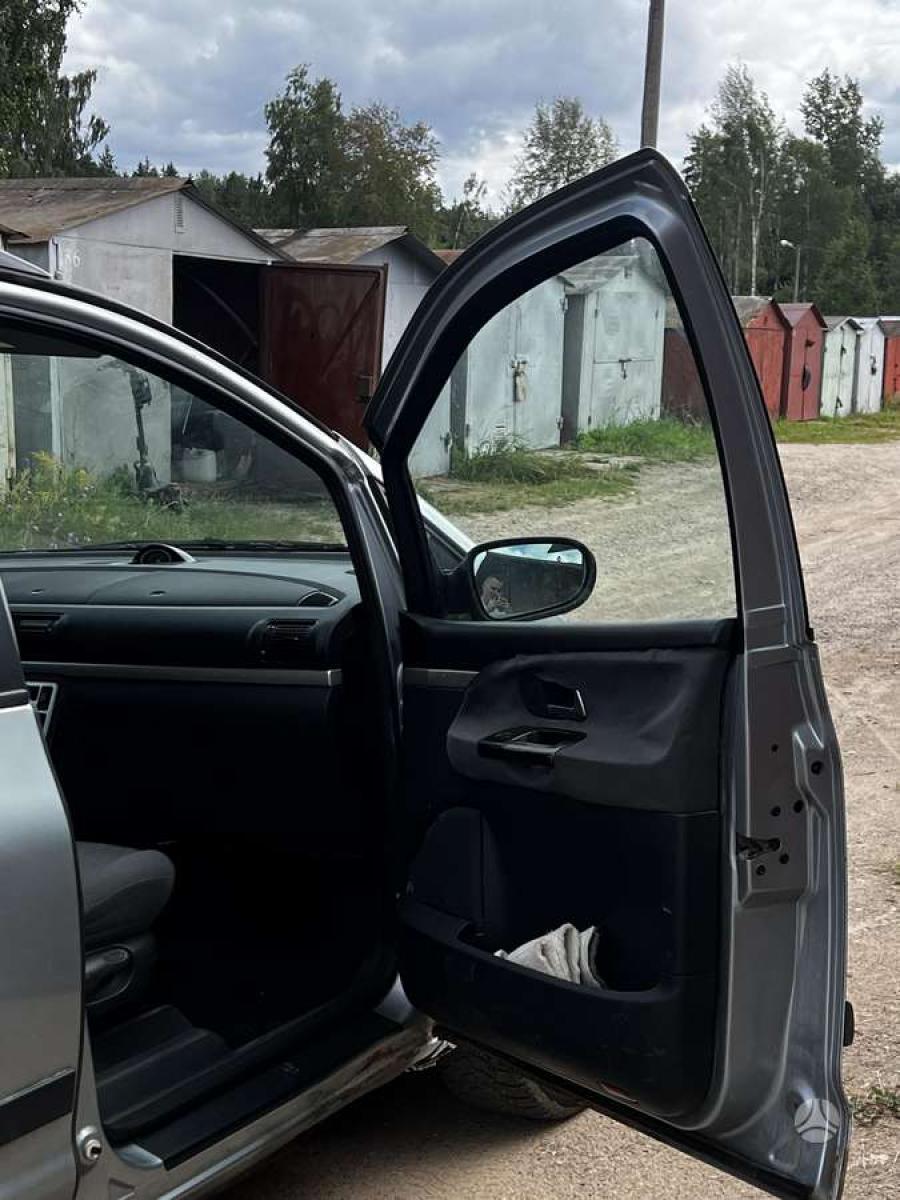 Grey Ford Galaxy 2003 in Vilnius, with an engine capacity of 1.90 L and mileage of 330 thousand km for 3000 €, photo 19 on AUTOMOTO.COM.LV