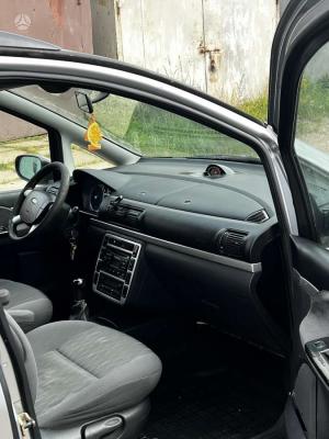 Grey Ford Galaxy 2003 in Vilnius, with an engine capacity of 1.90 L and mileage of 330 thousand km for 3000 €, photo 20 on AUTOMOTO.COM.LV