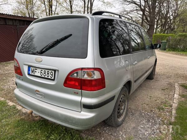 Pelēks Ford Galaxy 2005 Cēsis, ar dzinēja tilpumu 1.90 L un nobraukumu 372 tūkst. km par 1400 €, foto 5 vietnē AUTOMOTO.COM.LV