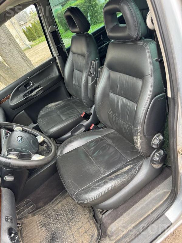 Pelēks Ford Galaxy 2005 Cēsis, ar dzinēja tilpumu 1.90 L un nobraukumu 372 tūkst. km par 1400 €, foto 10 vietnē AUTOMOTO.COM.LV
