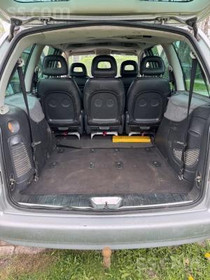 Pelēks Ford Galaxy 2005 Cēsis, ar dzinēja tilpumu 1.90 L un nobraukumu 372 tūkst. km par 1400 €, foto 13 vietnē AUTOMOTO.COM.LV