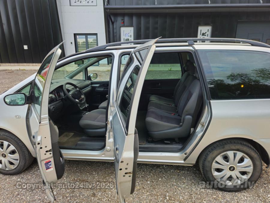 Pelēks Ford Galaxy 2005 Tartu, ar dzinēja tilpumu 1.90 L un nobraukumu 351 tūkst. km par 2490 €, foto 7 vietnē AUTOMOTO.COM.LV