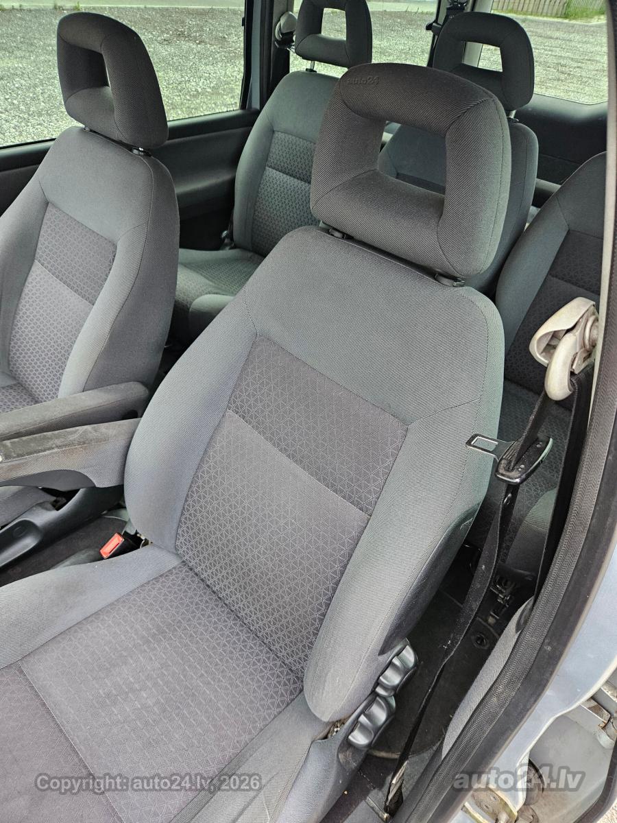 Pelēks Ford Galaxy 2005 Tartu, ar dzinēja tilpumu 1.90 L un nobraukumu 351 tūkst. km par 2490 €, foto 11 vietnē AUTOMOTO.COM.LV