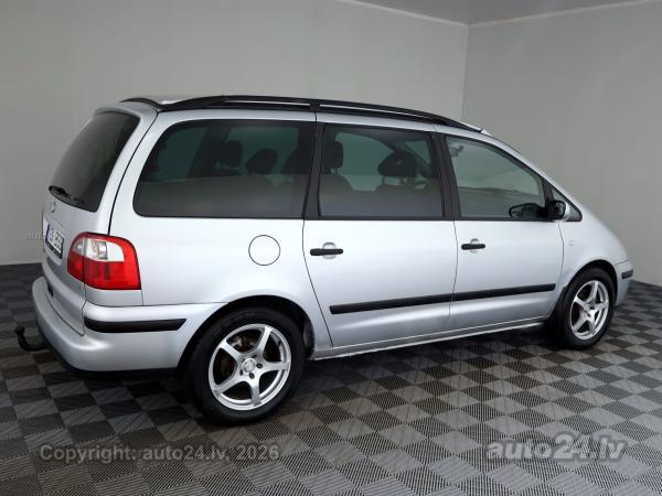 Grey Ford Galaxy 2005 in Tallinn, with an engine capacity of 2.30 L and mileage of 367 thousand km for 1599 €, photo 3 on AUTOMOTO.COM.LV