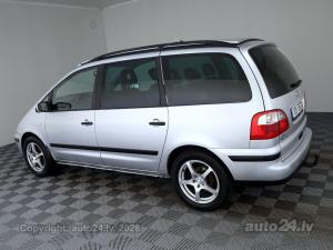 Pelēks Ford Galaxy 2005 Tallina, ar dzinēja tilpumu 2.30 L un nobraukumu 367 tūkst. km par 1599 €, foto 5 vietnē AUTOMOTO.COM.LV