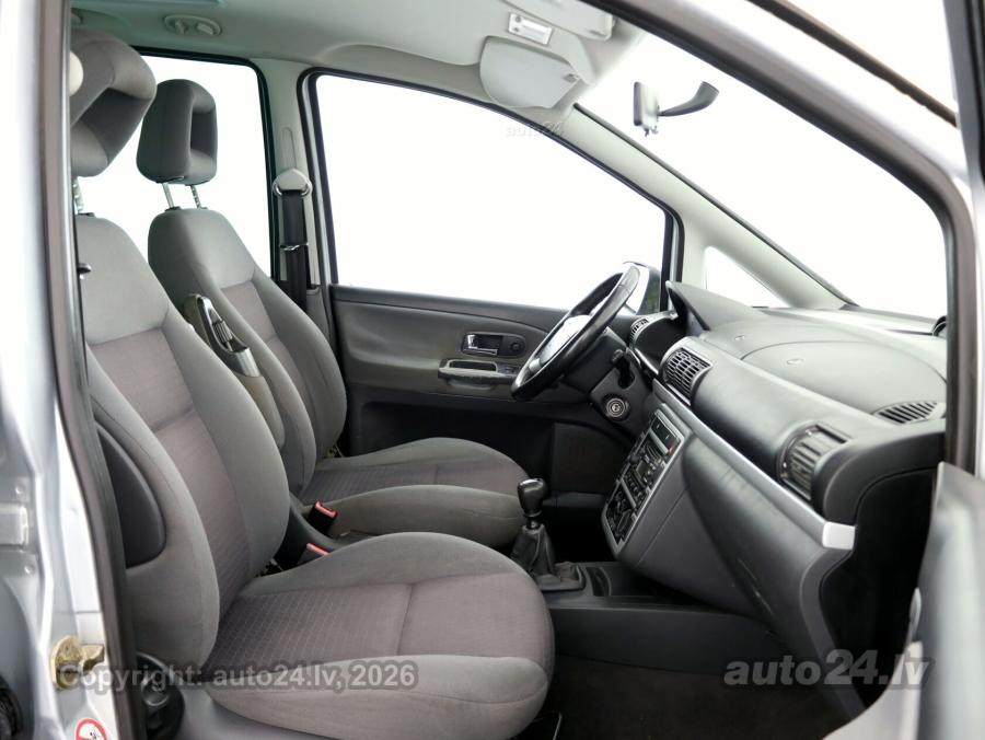 Pelēks Ford Galaxy 2005 Tallina, ar dzinēja tilpumu 2.30 L un nobraukumu 367 tūkst. km par 1599 €, foto 7 vietnē AUTOMOTO.COM.LV