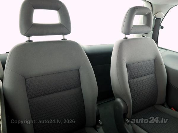 Grey Ford Galaxy 2005 in Tallinn, with an engine capacity of 2.30 L and mileage of 367 thousand km for 1599 €, photo 8 on AUTOMOTO.COM.LV