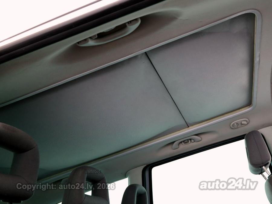 Pelēks Ford Galaxy 2005 Tallina, ar dzinēja tilpumu 2.30 L un nobraukumu 367 tūkst. km par 1599 €, foto 10 vietnē AUTOMOTO.COM.LV