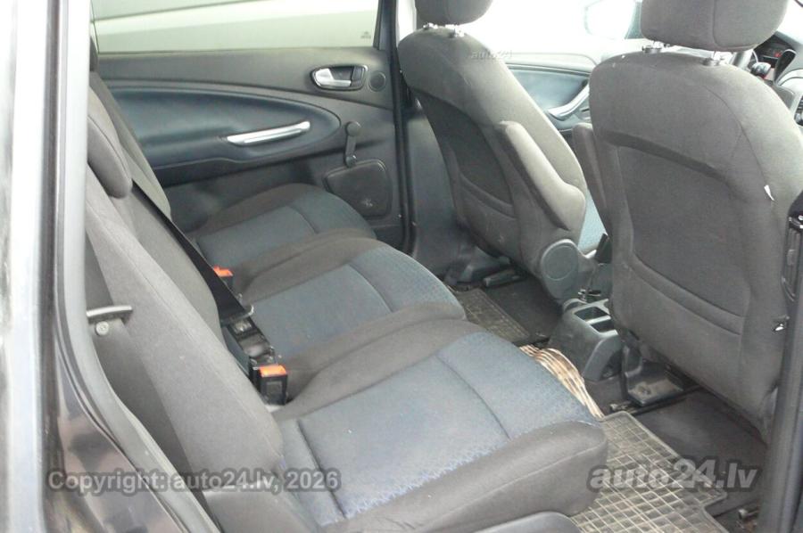 Pelēks Ford Galaxy 2007 Jehvi, ar dzinēja tilpumu 2.00 L un nobraukumu 287 tūkst. km par 3900 €, foto 4 vietnē AUTOMOTO.COM.LV