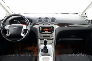 Pelēks Ford Galaxy 2007 Tallina, ar dzinēja tilpumu 2.00 L un nobraukumu 299 tūkst. km par 2499 €, foto 6 vietnē AUTOMOTO.COM.LV