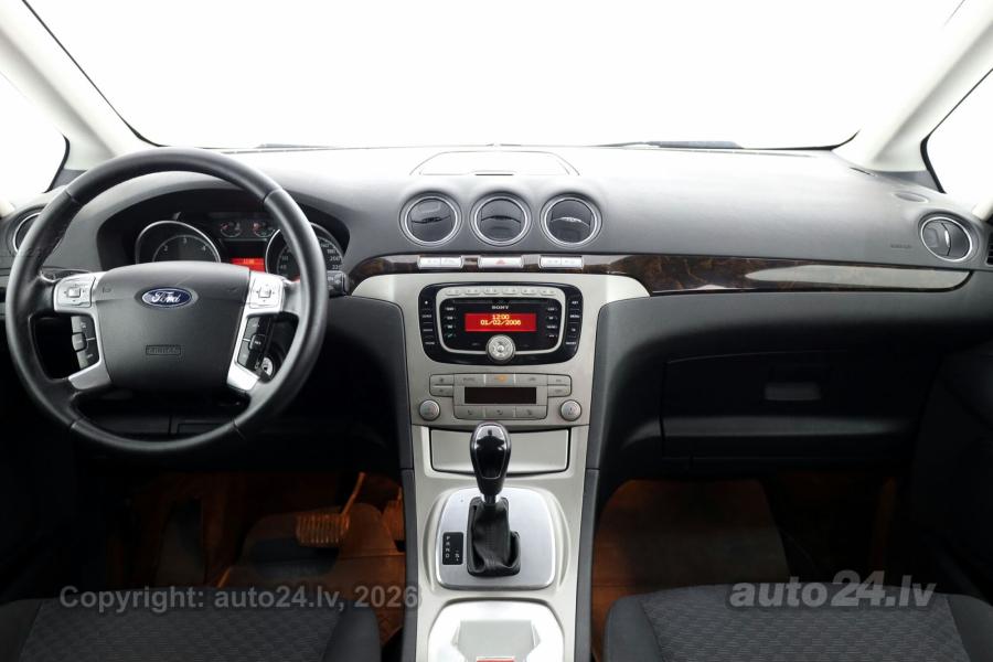Pelēks Ford Galaxy 2007 Tallina, ar dzinēja tilpumu 2.00 L un nobraukumu 299 tūkst. km par 2499 €, foto 6 vietnē AUTOMOTO.COM.LV